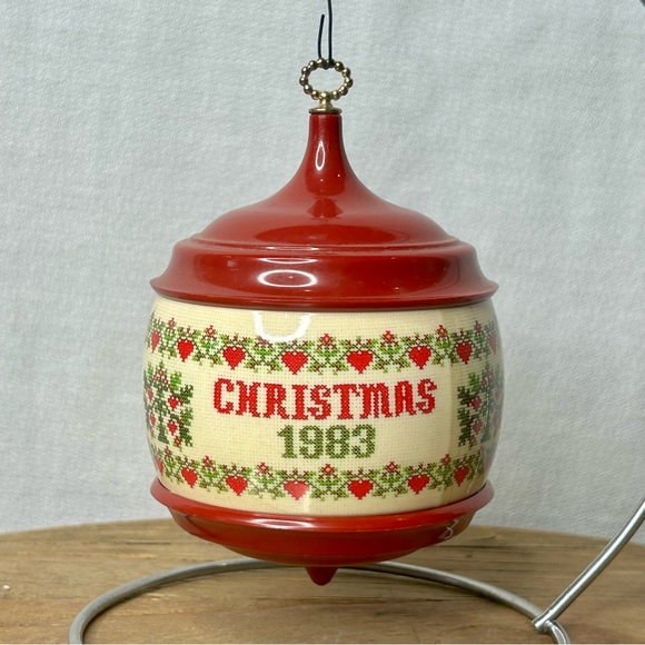 Hallmark | Holiday | Hallmark 983 Vintage Christmas Dreidel Ornament ...